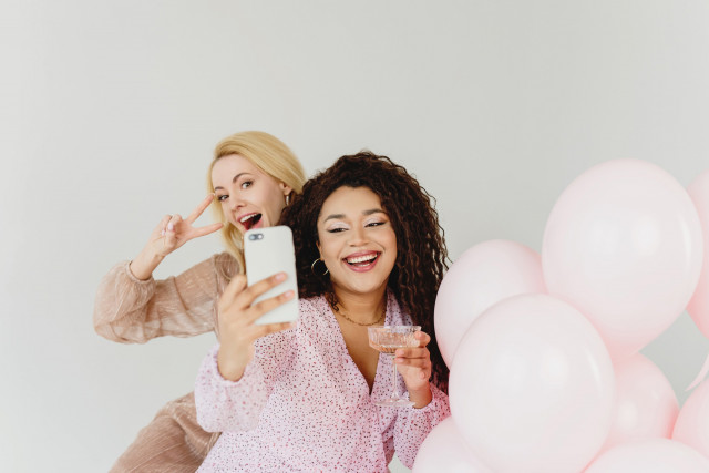 Tips en ideeën voor een vrijgezellenfeest voor de zwangere bruid ...