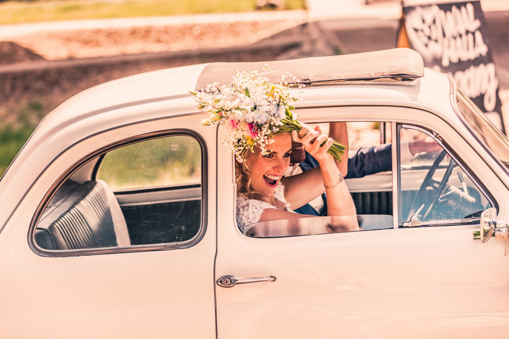 Real Wedding: Gezellige tweedaagse festival bruiloft in eigen ...