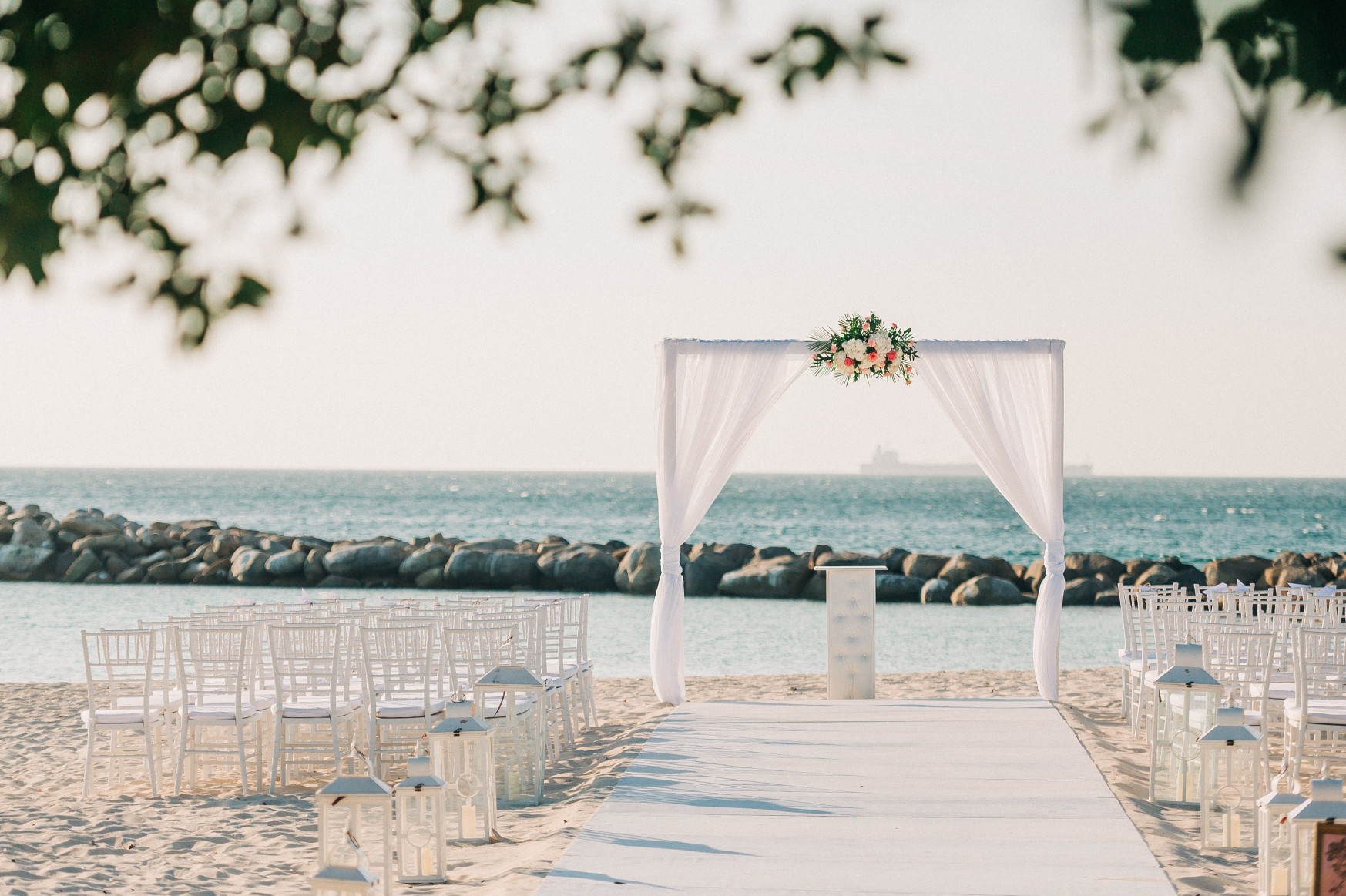 Trouwen op het strand | Tips voor een bruiloft op het strand ...