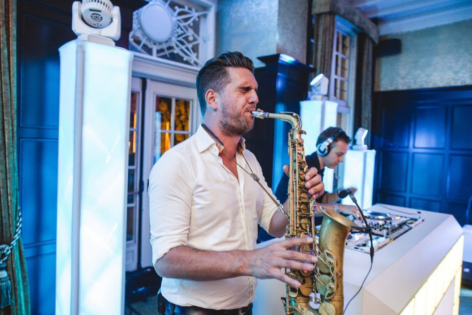 Band/DJ Sax with the DJ in Amersfoort | ThePerfectWedding.nl